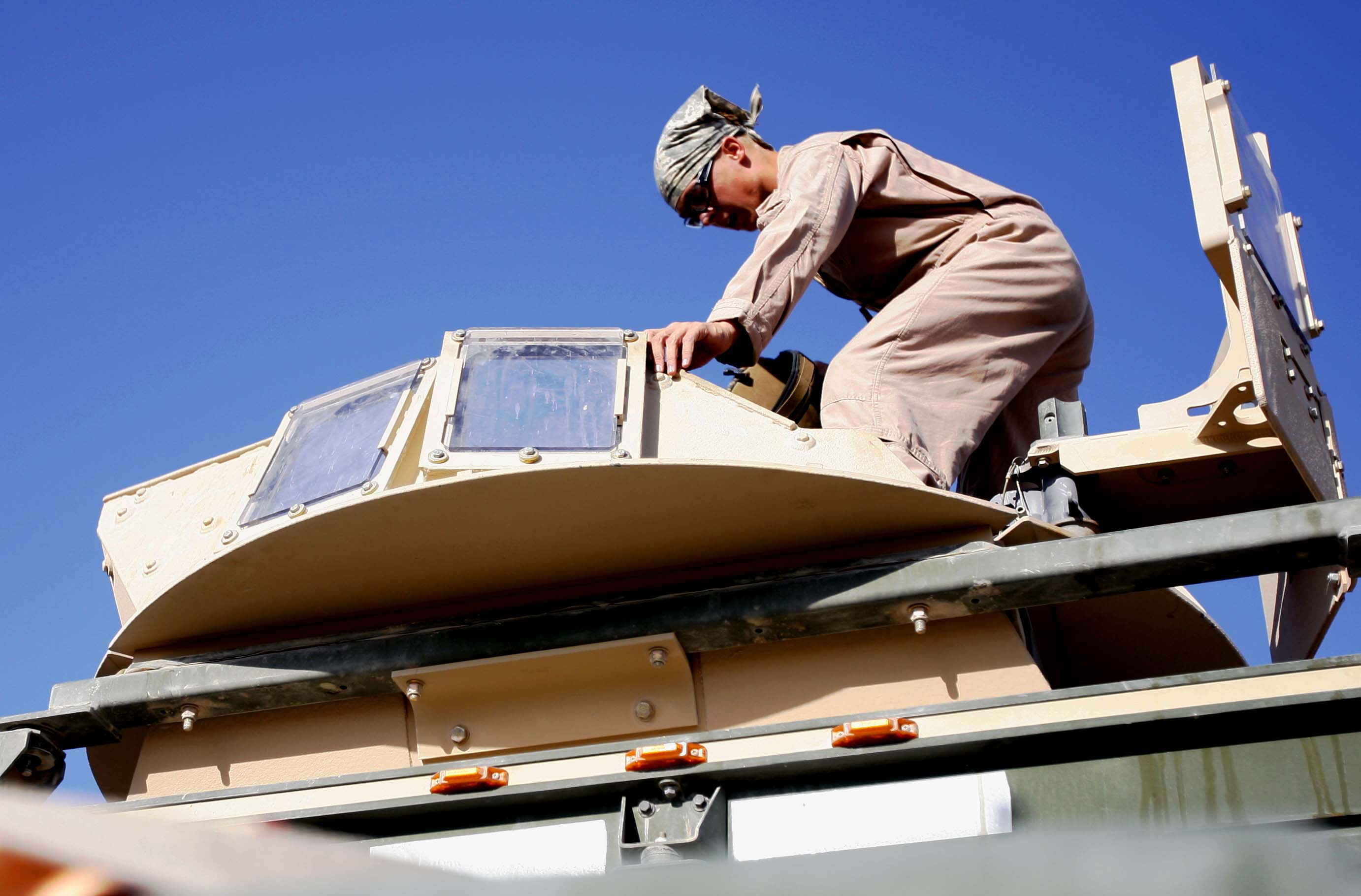 Mix of Marines accomplishes logistical mission > 1st Marine Logistics ...