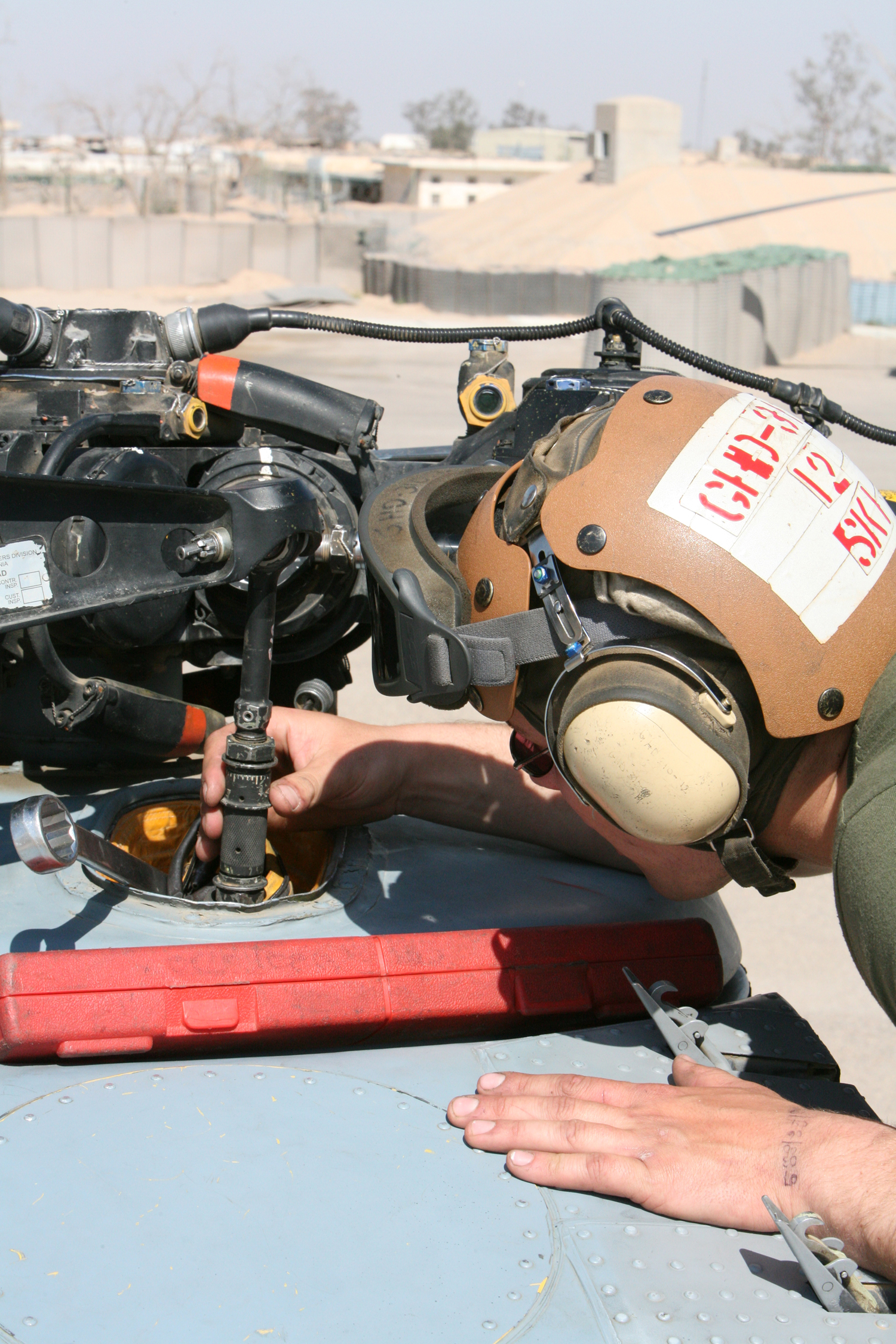 Marine saves lives with the turn of a wrench > 2nd Marine Aircraft Wing ...