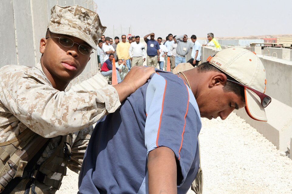Guard force pulls all-nighters to keep Marines safe > Headquarters ...