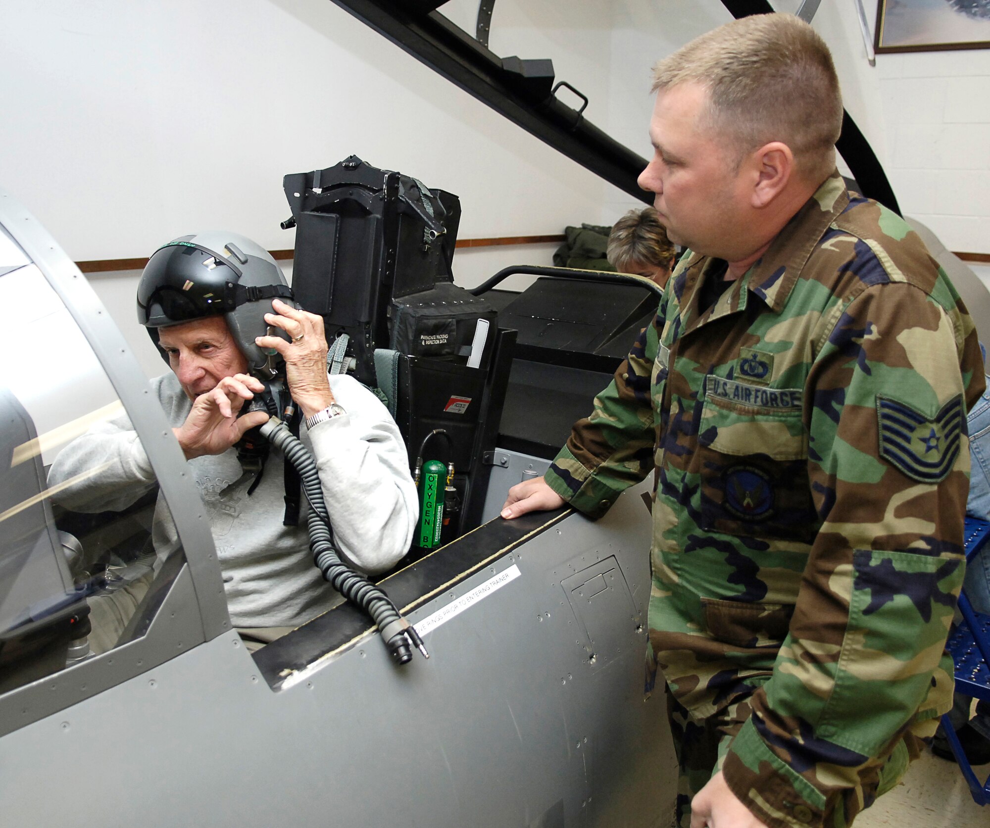 Local residents visit Gunfighters > Mountain Home Air Force Base ...