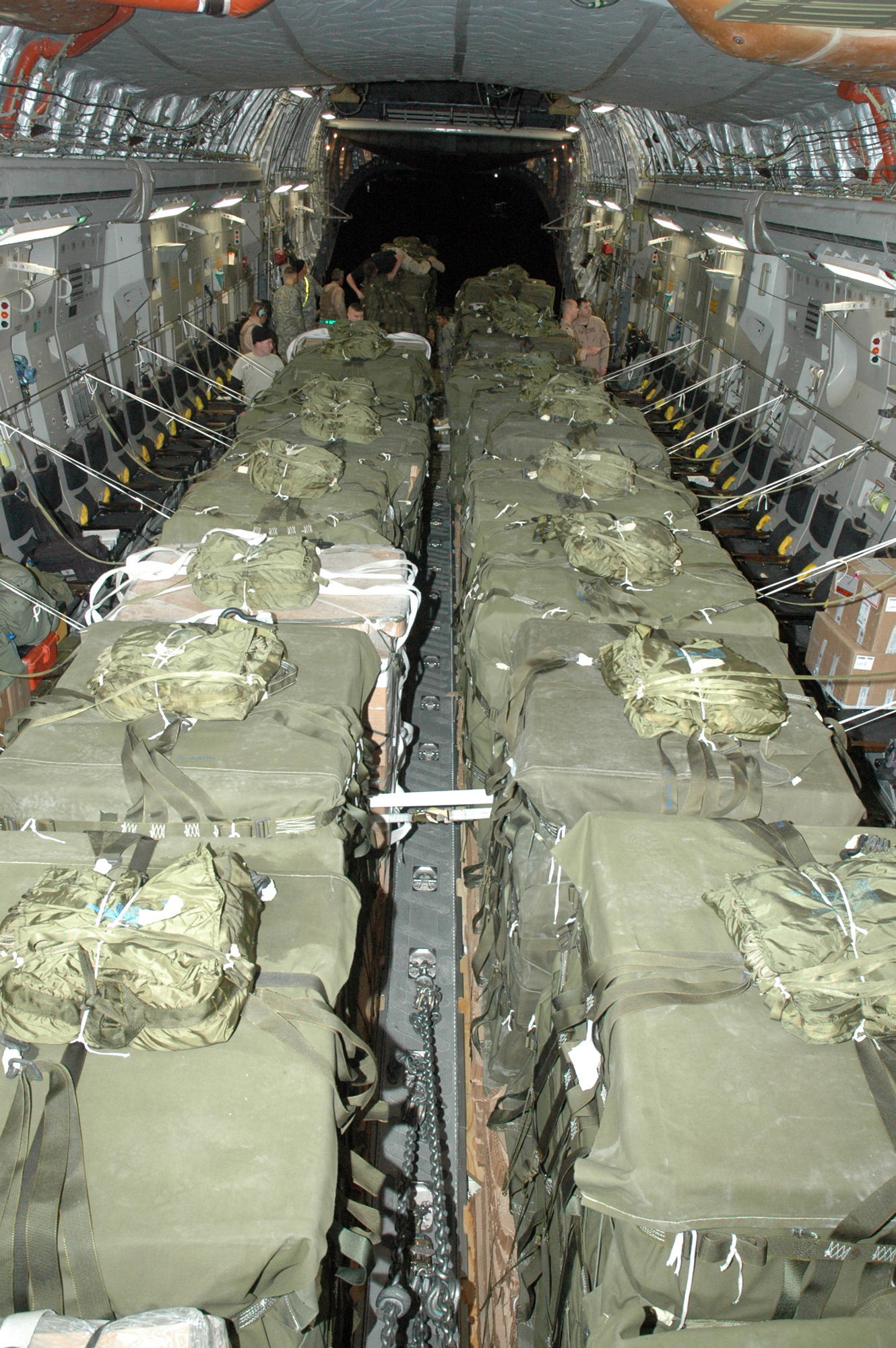 C-17 unit brings 'bombs, beans, bullets' to the fight > Air Mobility ...