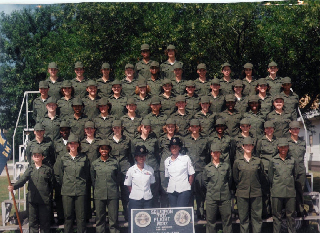 3707 Flt W037 Jul 1986