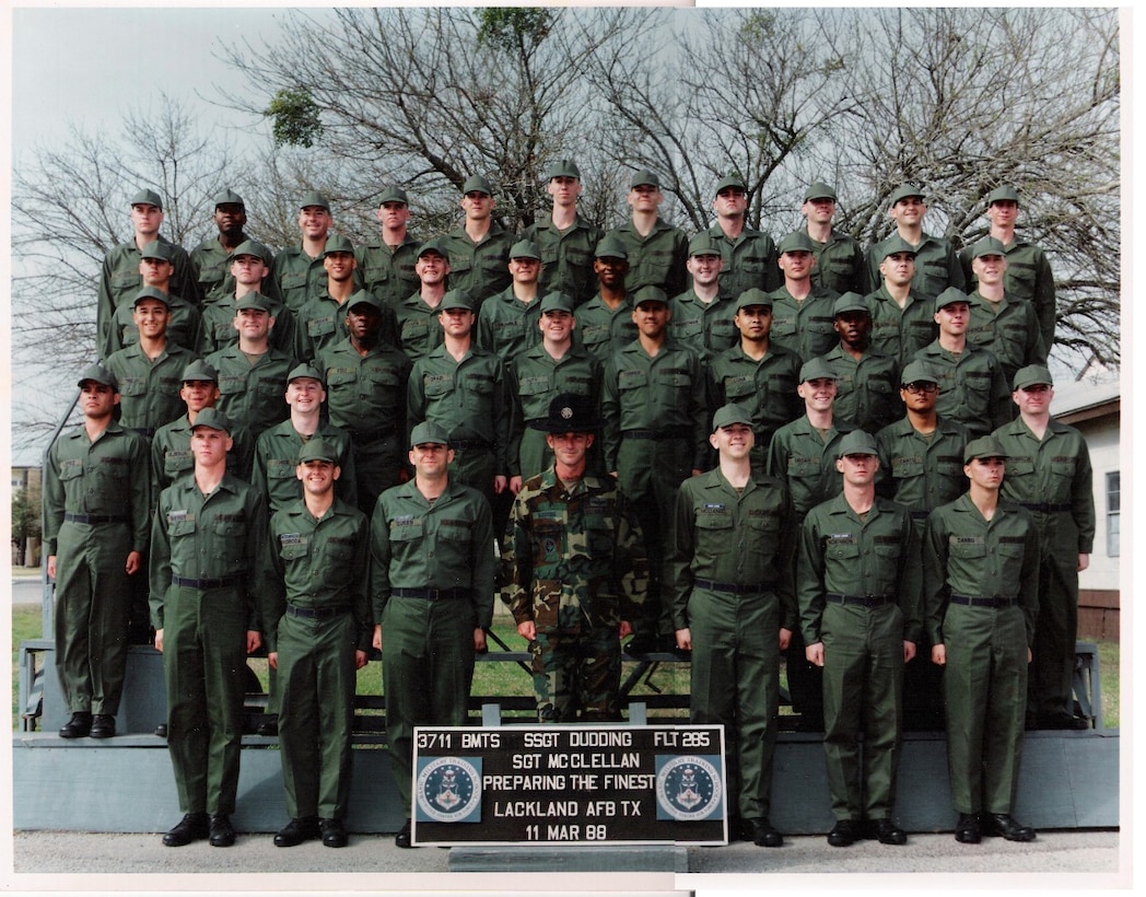 3711 Flt 285 Mar 1988