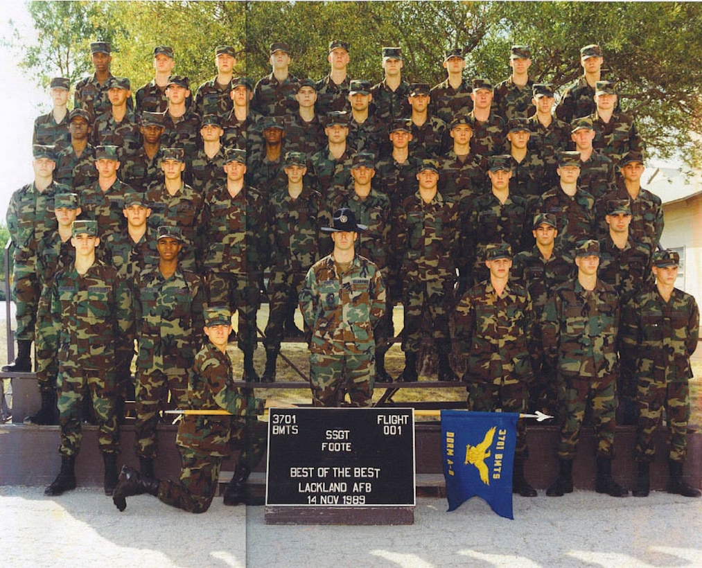 3701 Flt 001 Nov 1989