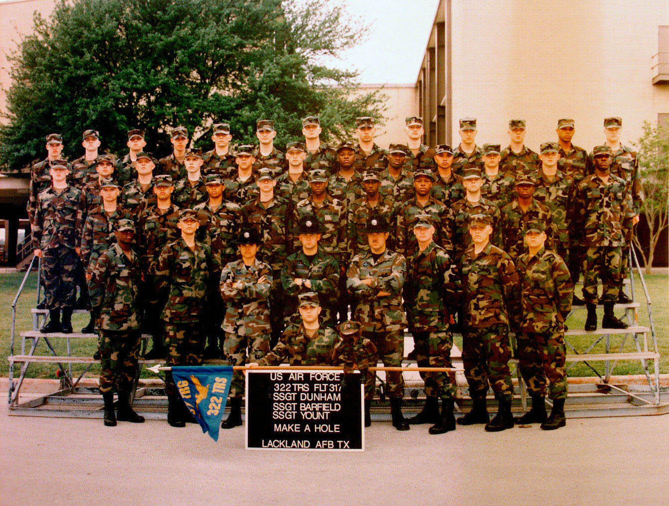 322 Flt 317 Apr 2001