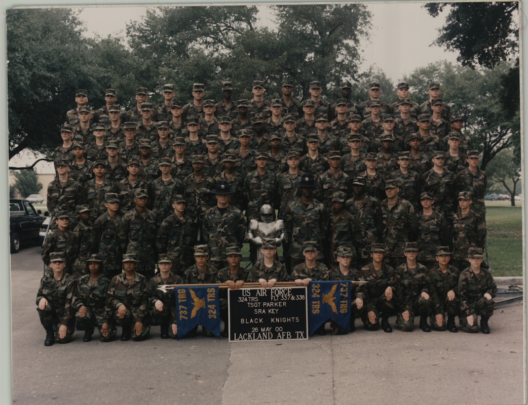 324 Flt 337-338 May 2000