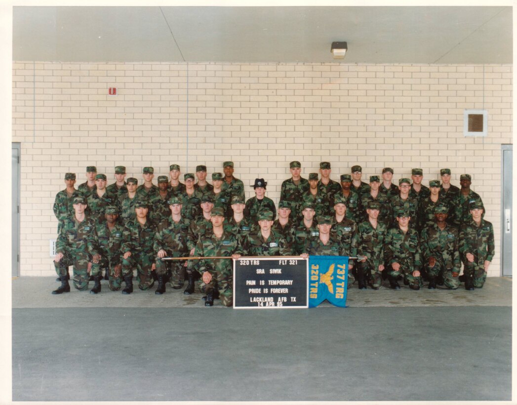 320 Flt 321 Apr 1995