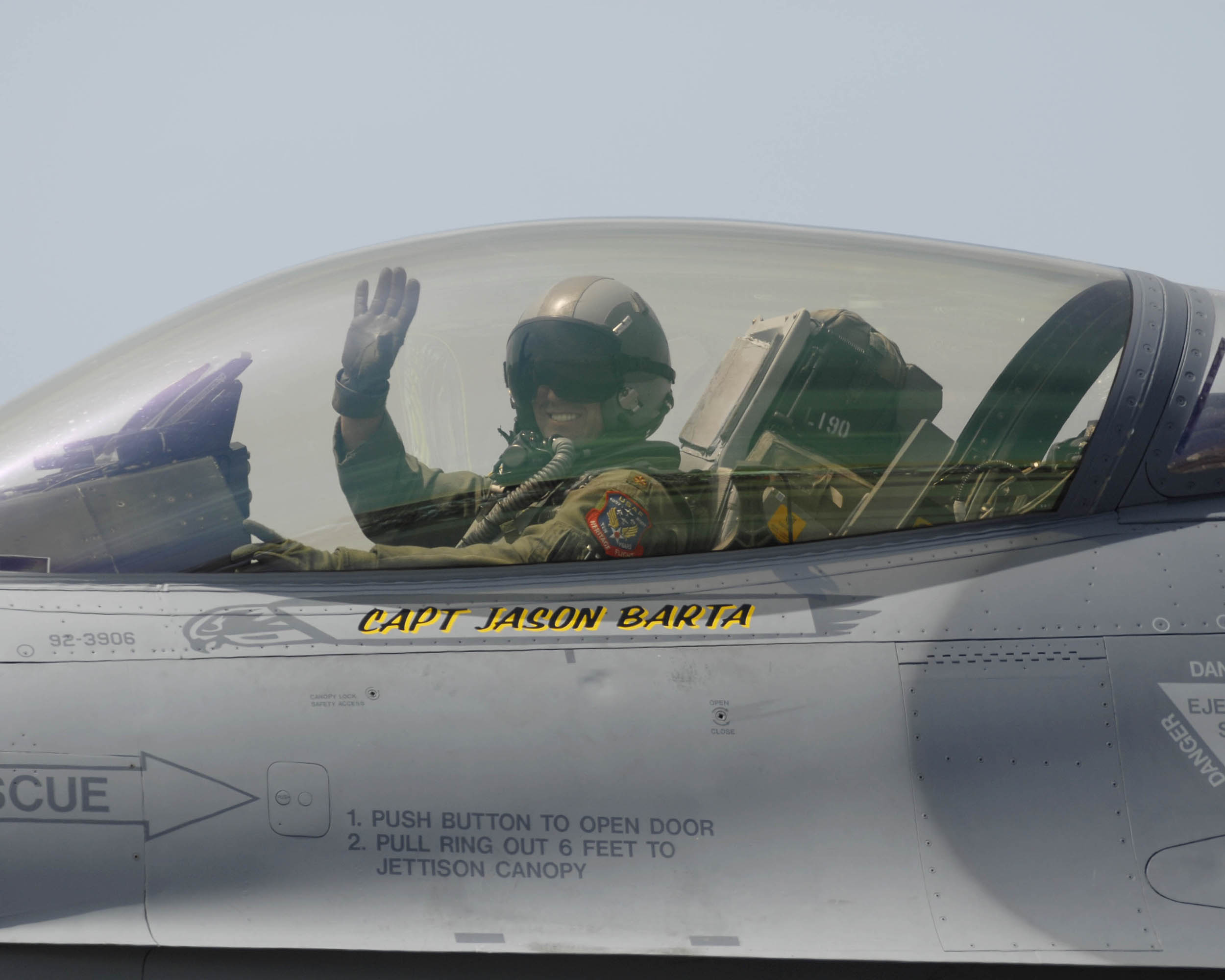 fighter jet waving