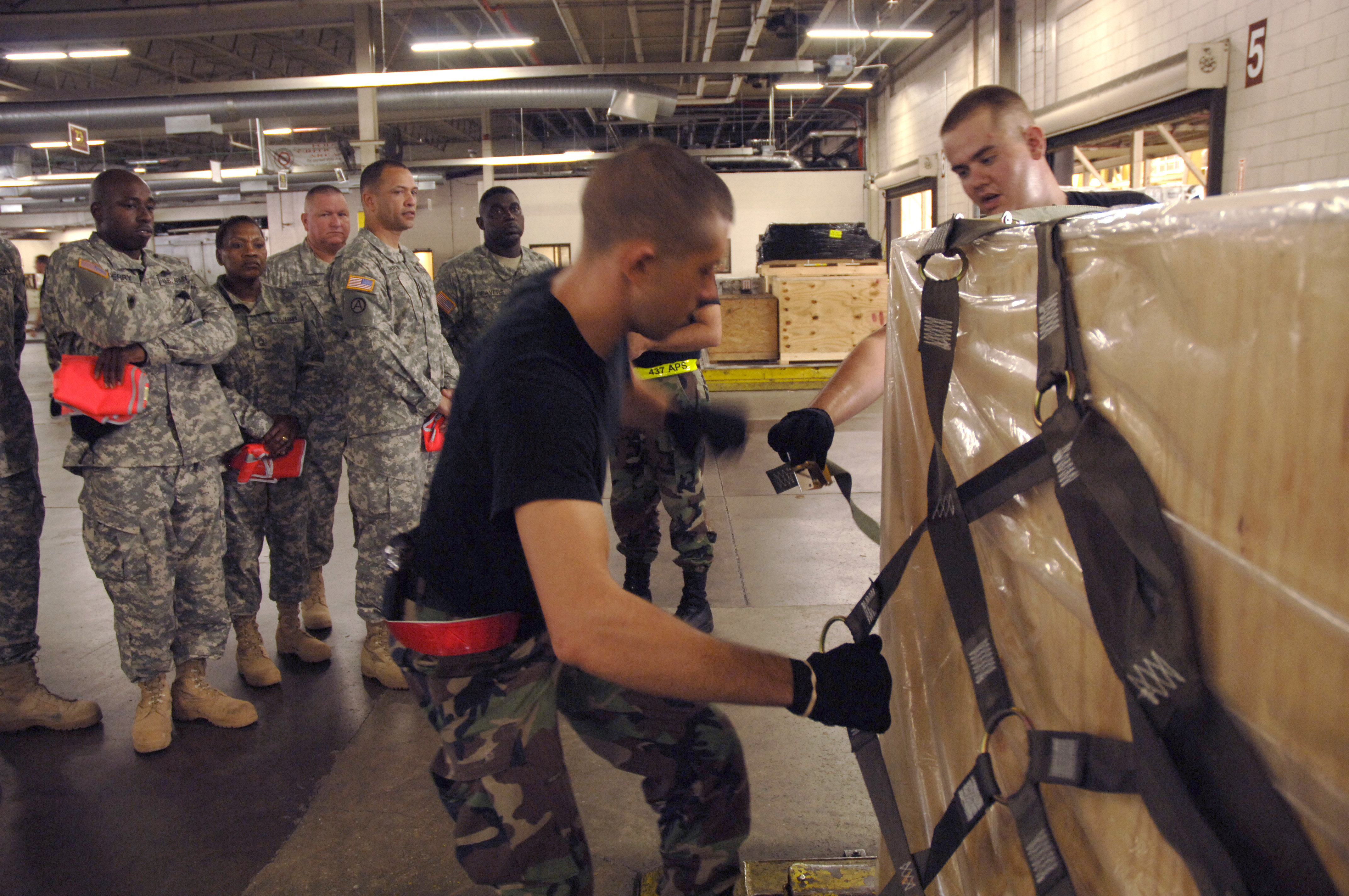 Army general visits Charleston’s aerial port > Joint Base Charleston > News