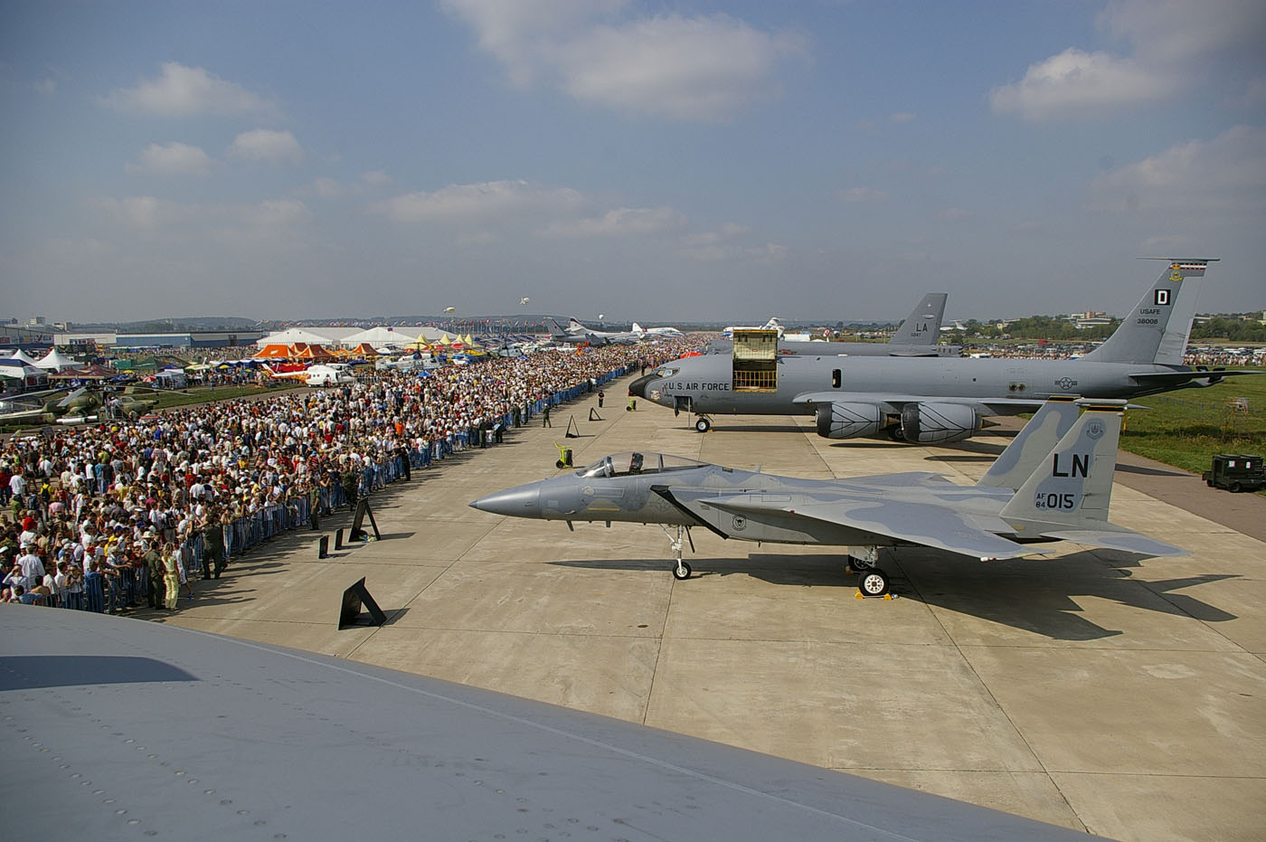 Aircraft, temperatures continue to soar at Moscow air show > Royal Air ...