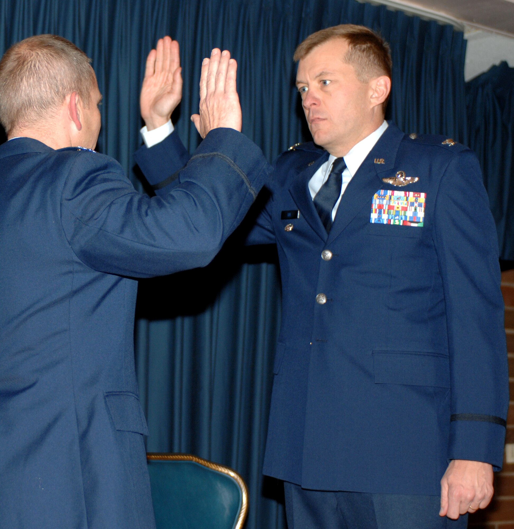 New Gunfighter Col. pins on > Mountain Home Air Force Base > Article ...