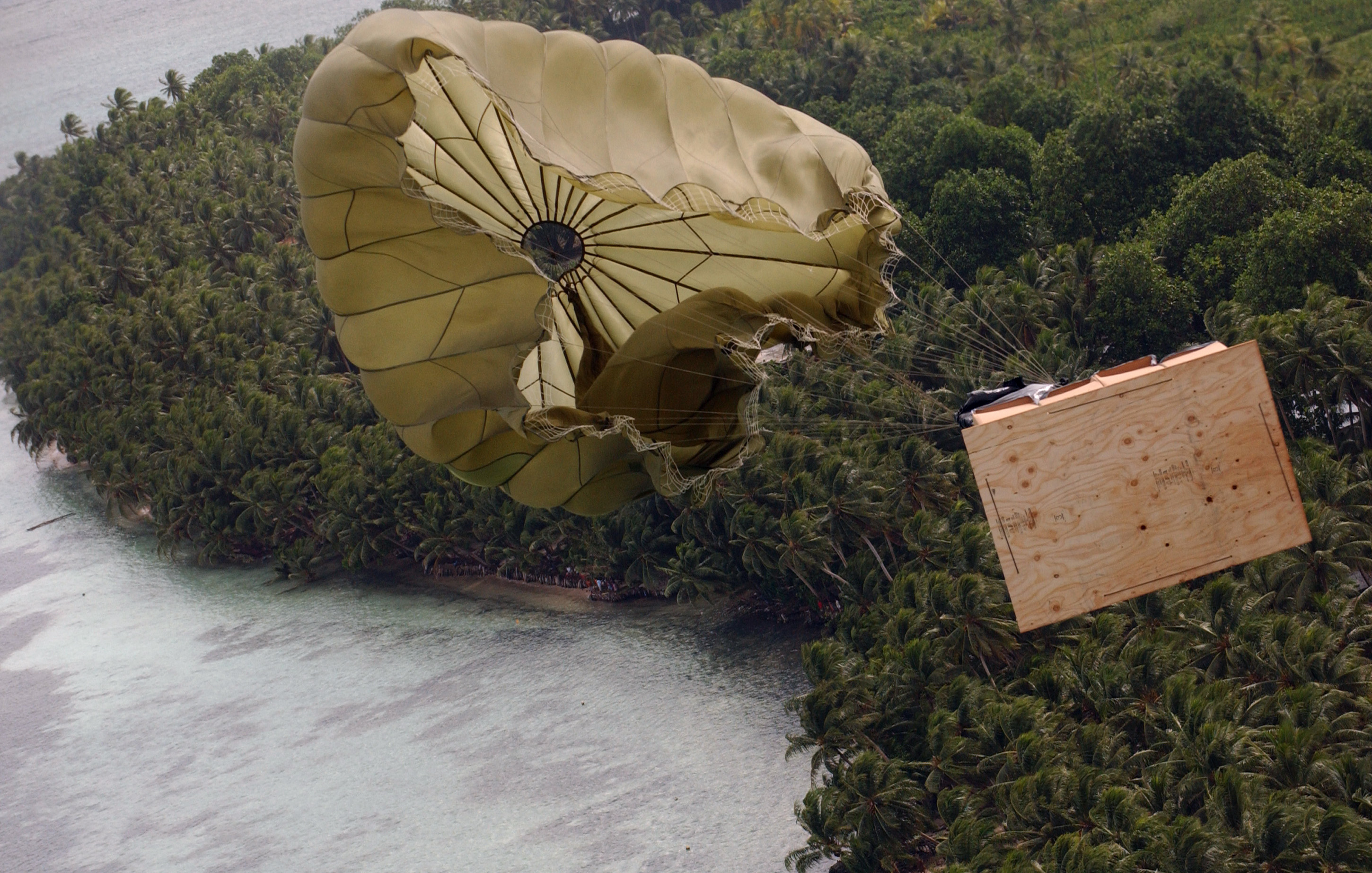 Operation Christmas Drop continues as Pacific tradition > Andersen Air ...