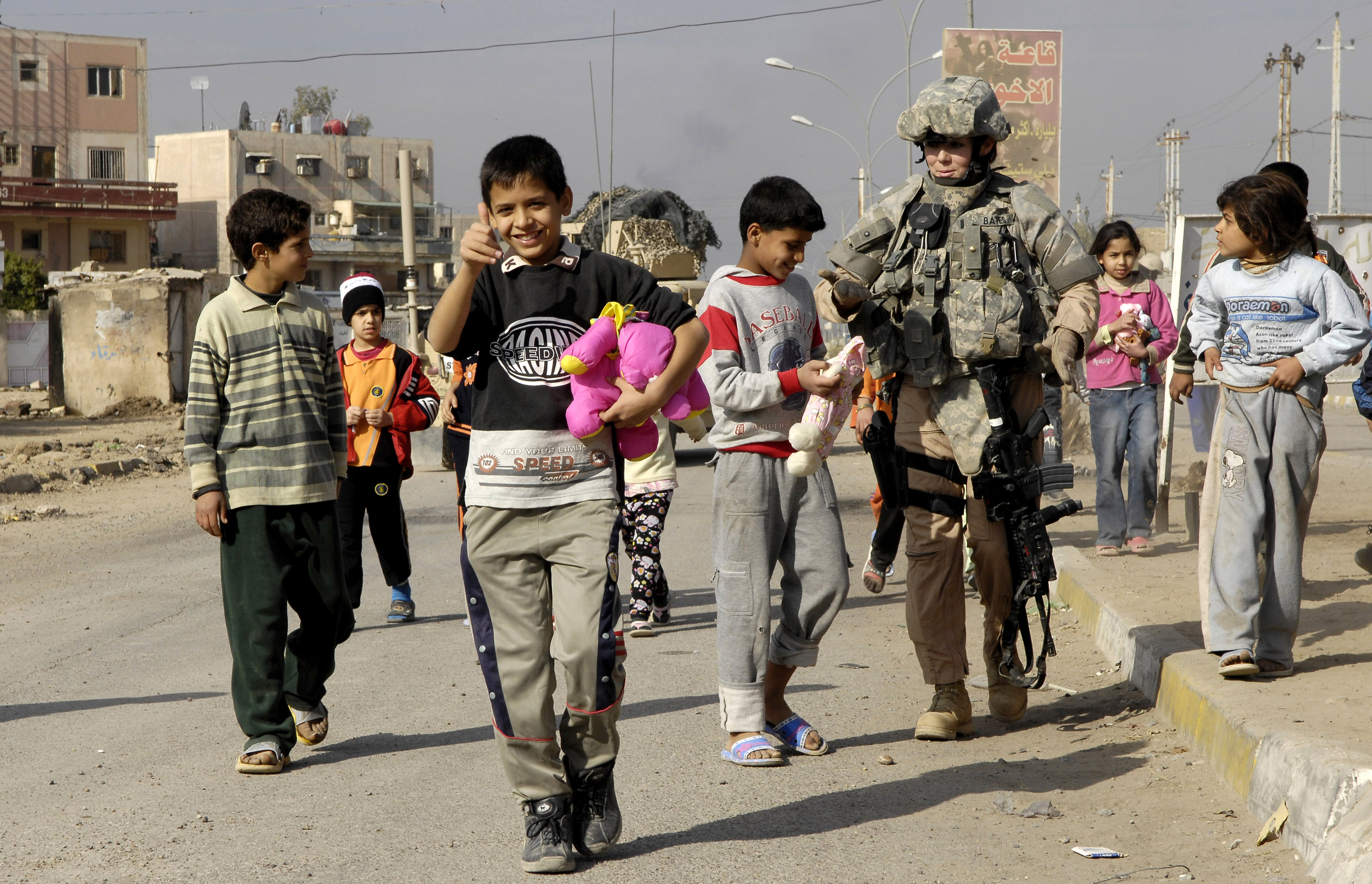 Toys for Iraqi tots > Air Force > Article Display