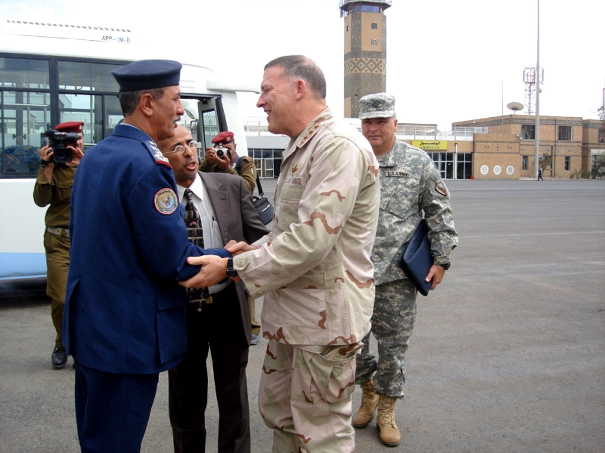 Senior air operations official visits Yemen > Air Force > Article Display