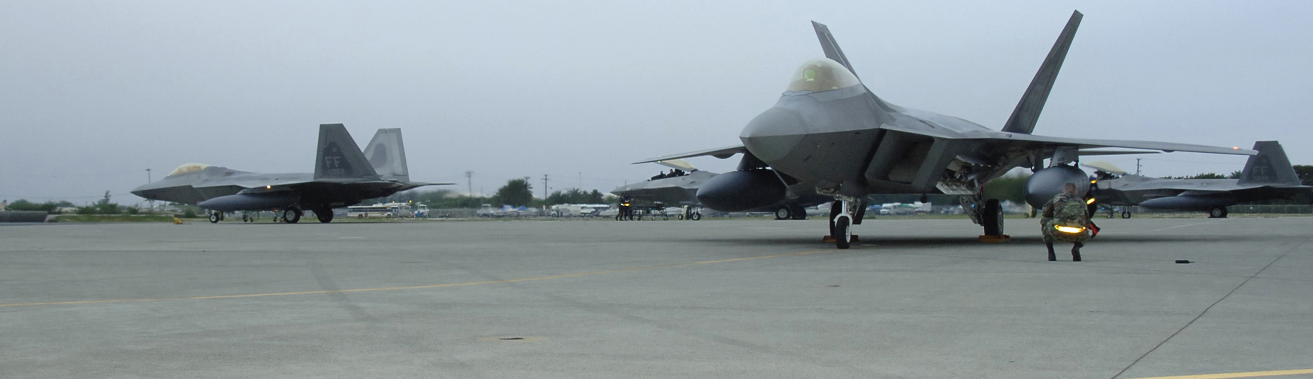 F-22A begins first overseas deployment > Pacific Air Forces > Article ...