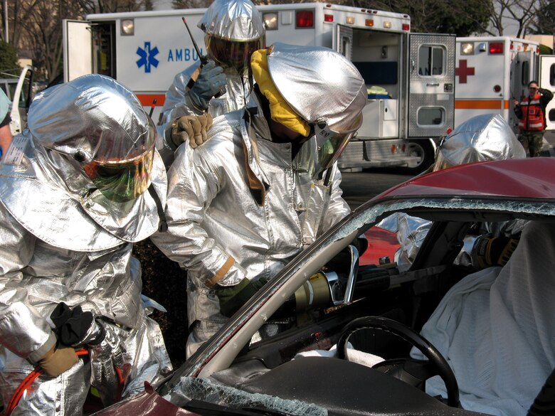 Emergency crews practice techniques in mock car crash > U.S. Air Force ...