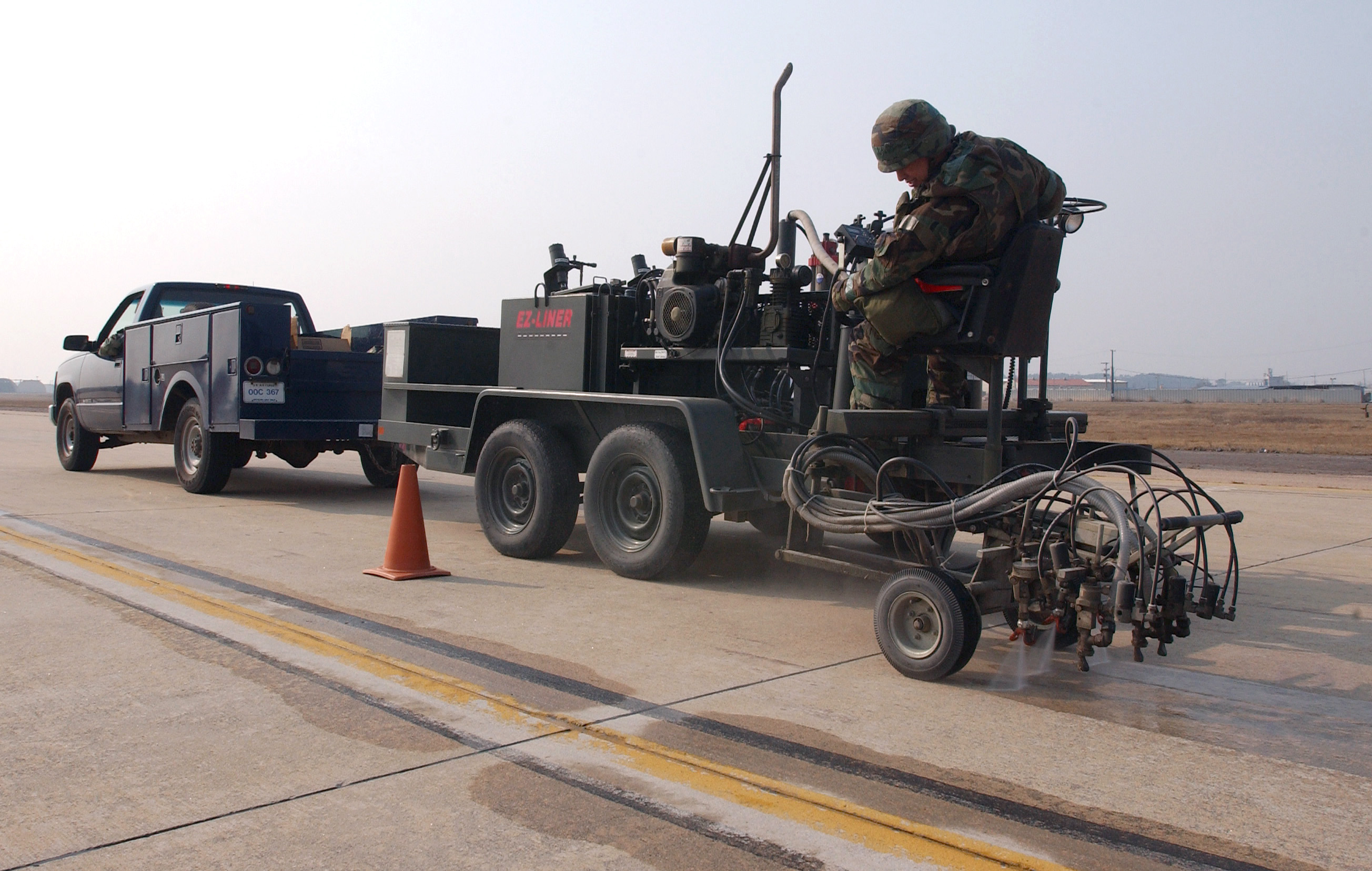 Keeping the runway in tip-top shape > Air Force > Article Display