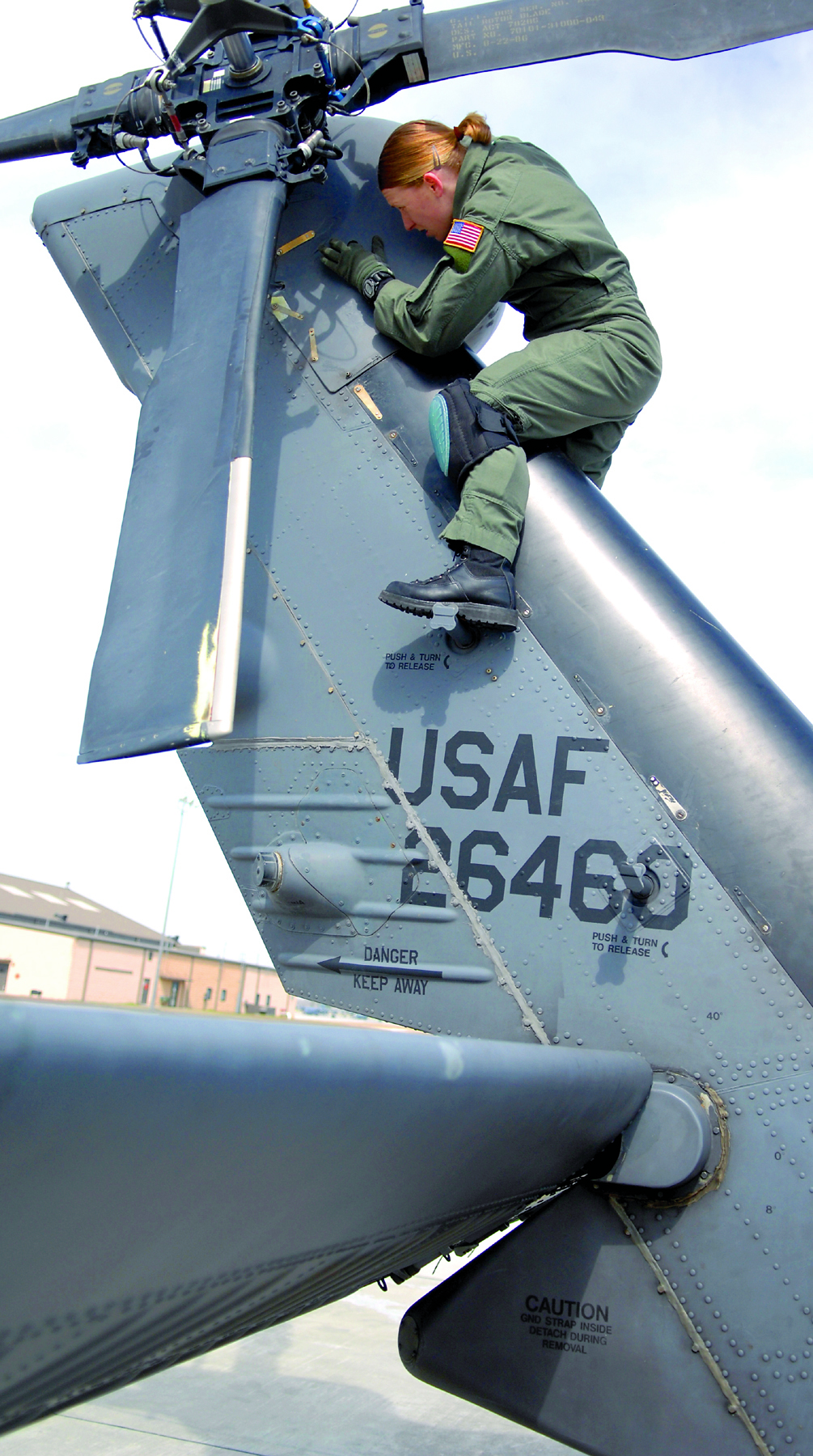 Pave Hawk preflight prep > Air Combat Command > Article Display