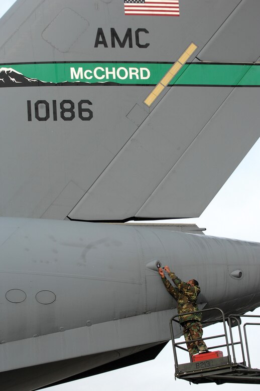 LAIRCM: Protecting the Military's Big Birds > AF Operational Test ...