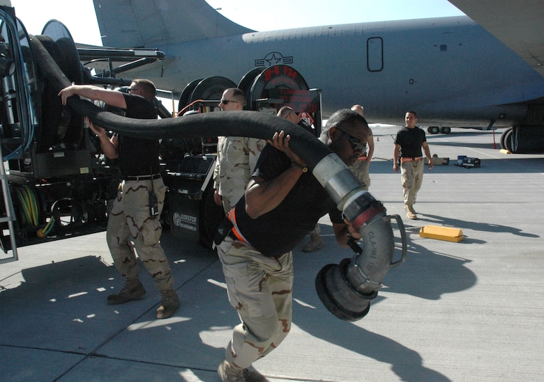 Hydrant vehicles refuel Air Force fleet faster > U.S. Air Force ...