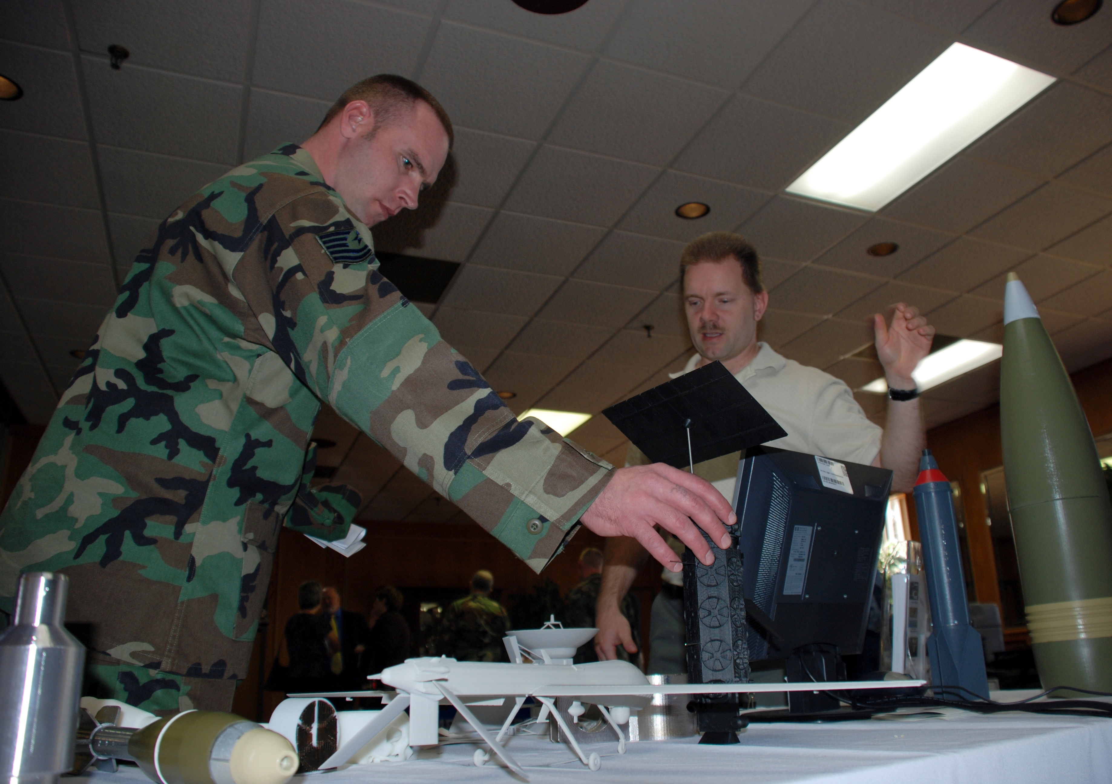 Instructors introduced to technology at 5th Annual Sheppard Tech Expo ...