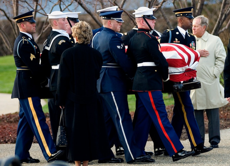 Honor Guard gives President Ford final honors > U.S. Air Force ...