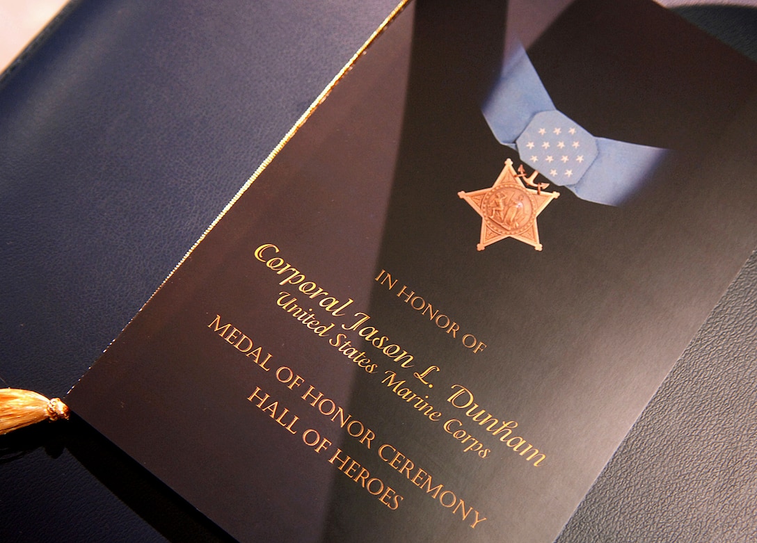 The family of U.S. Marine Cpl. Jason L. Dunham received the Medal of ...