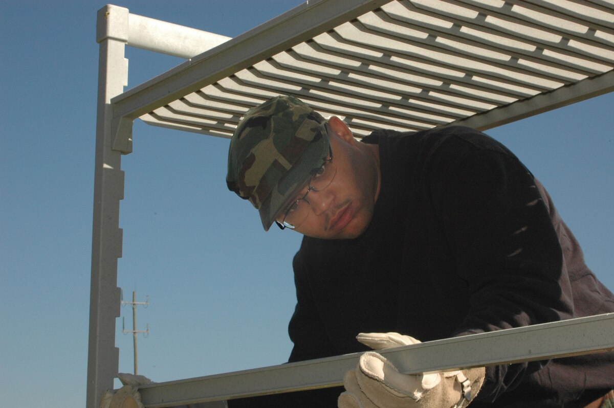 Hot Meals: Services Fires Up New Mobile Kitchen > 403rd Wing > Article ...