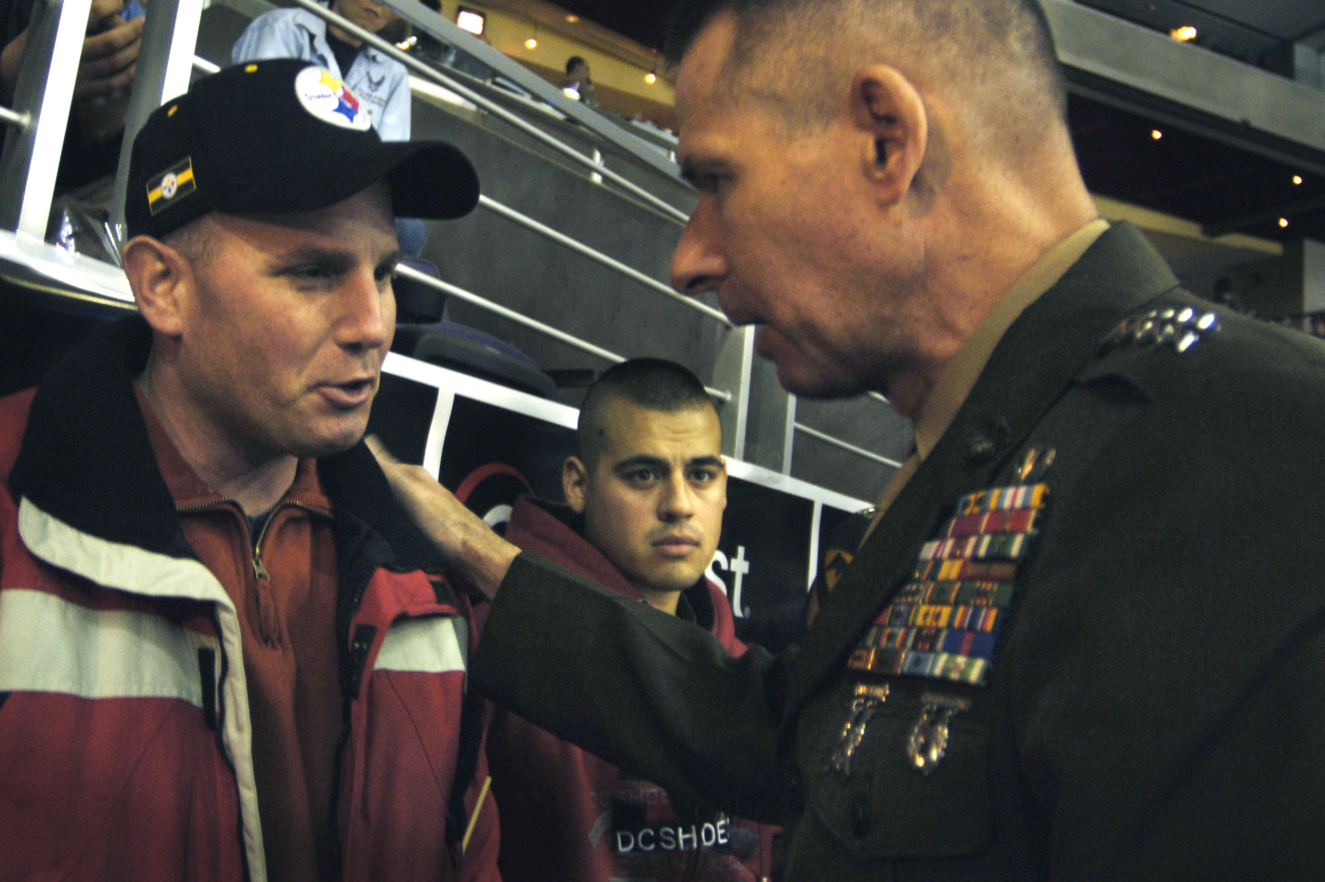 Chairman of the Joint Chiefs of Staff Marine Gen. Peter Pace meets with ...