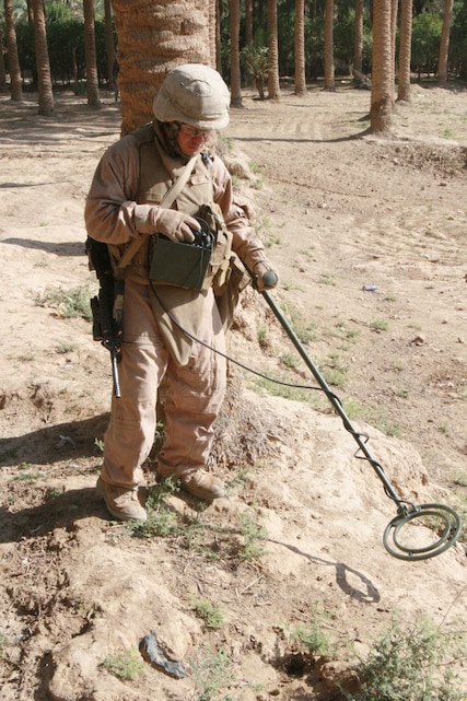 Combat Engineers sweep insurgency from Baghdadi > 2nd Marine Division ...