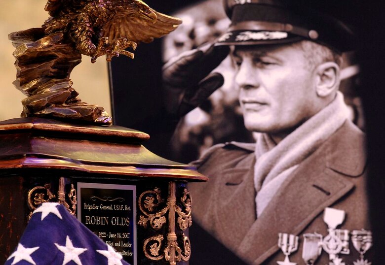 Three-time ace, former cadet commandant, buried at academy > U.S. Air ...