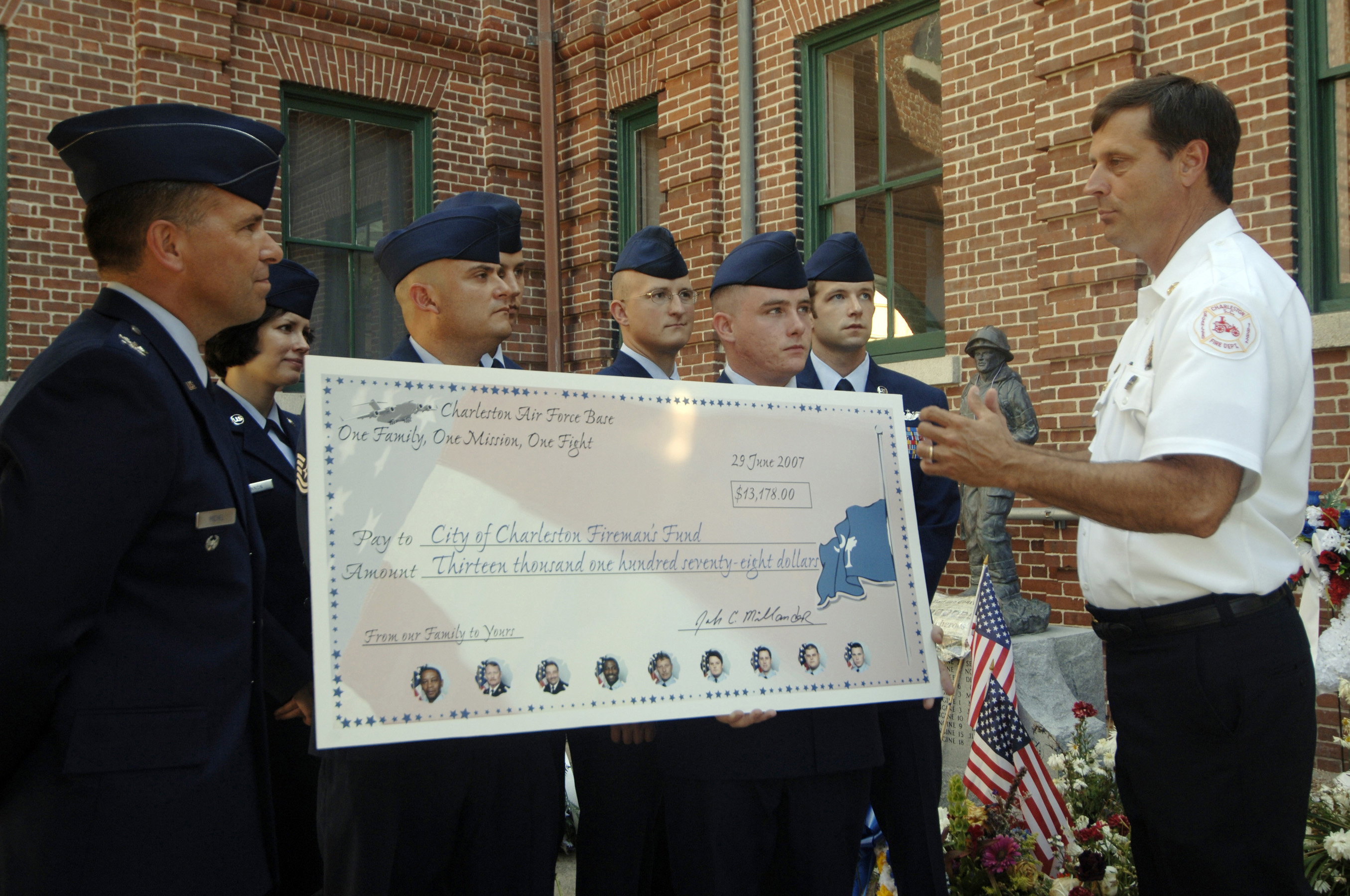 Charleston Airmen support community after fire tragedy > Air Mobility ...
