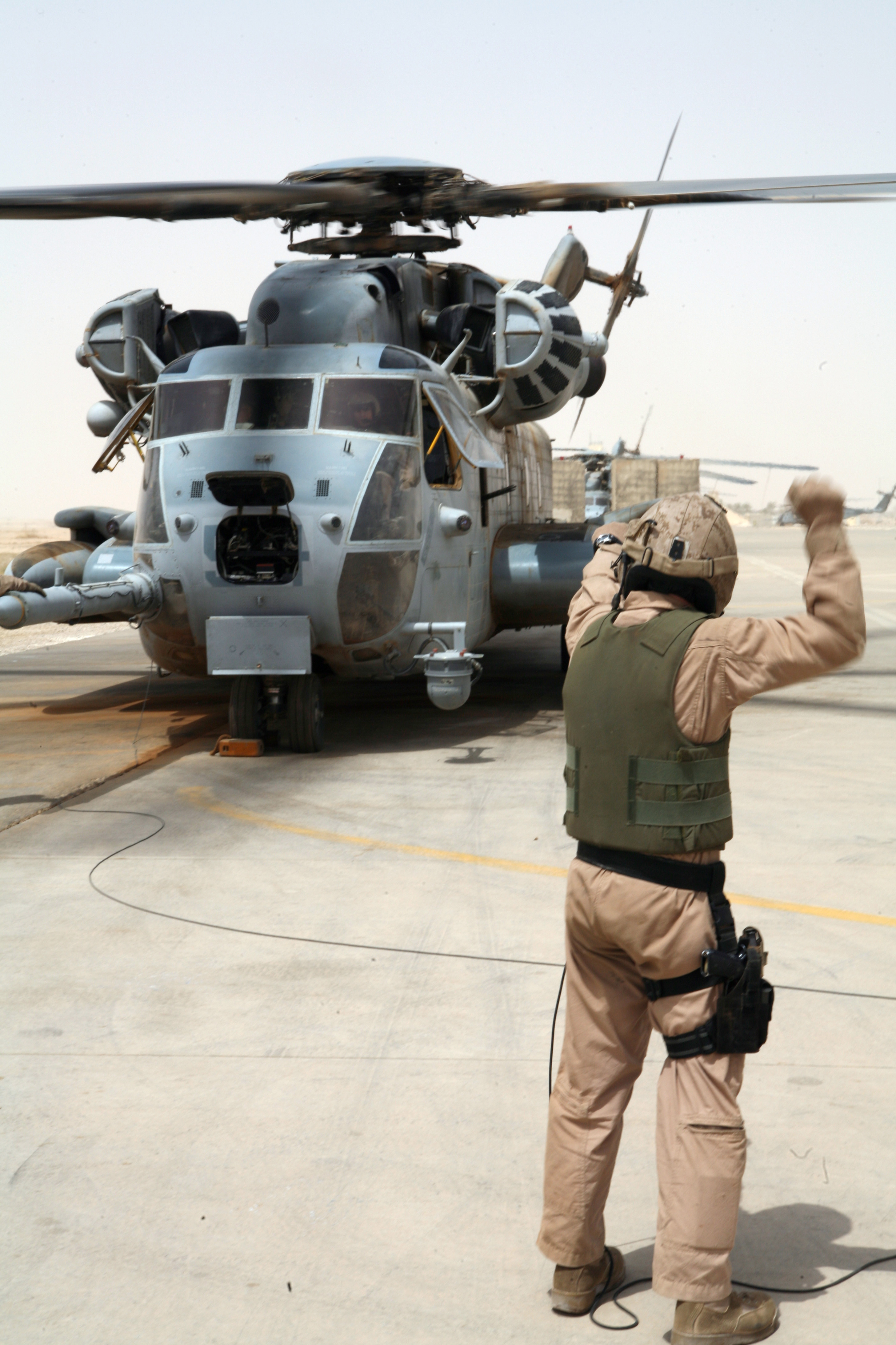 HMH-466: the strength of the wolf is in the ‘Pack’ > 2nd Marine Aircraft Wing > Article View