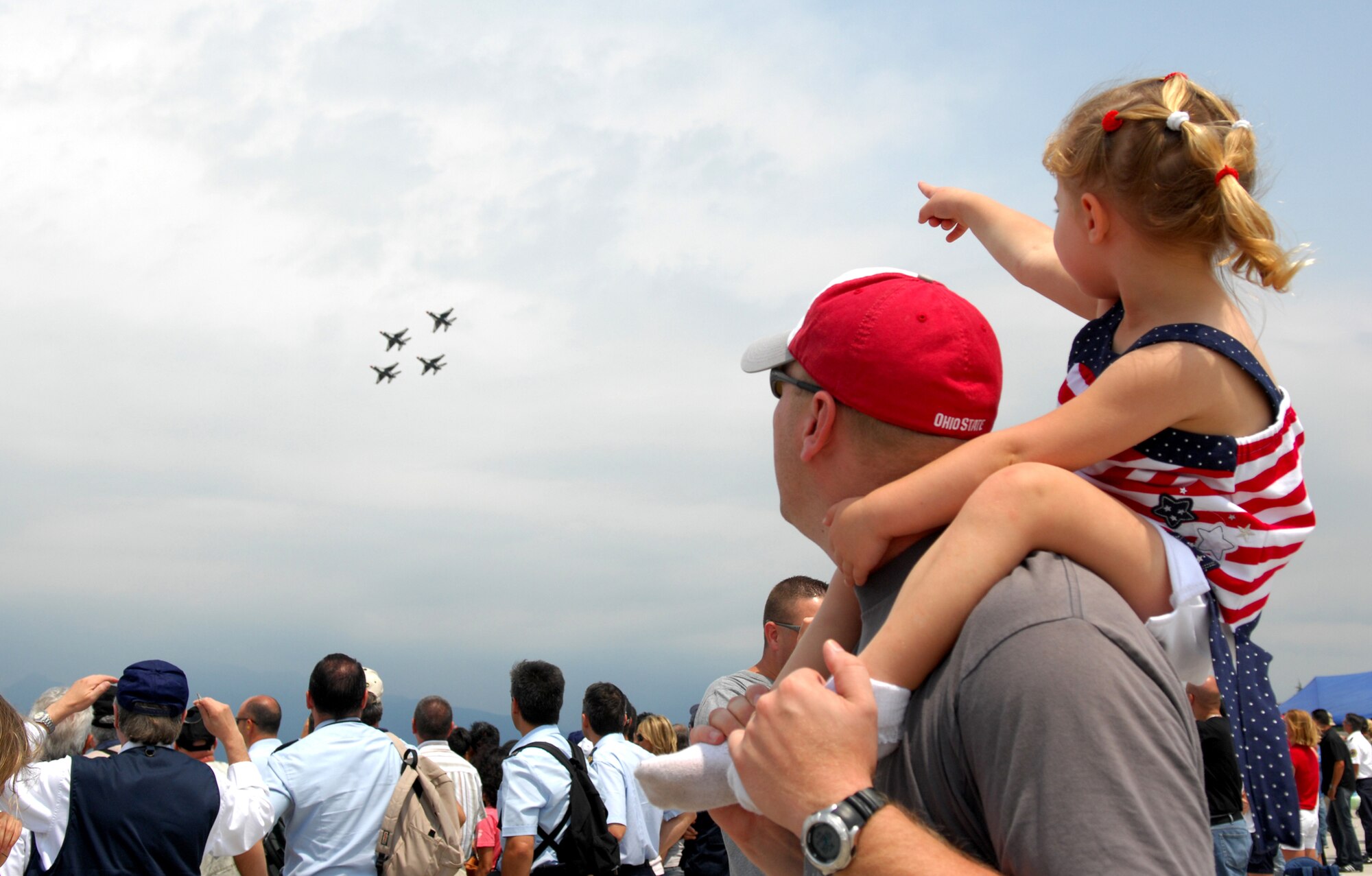 Thunderbirds celebrate freedom at Aviano > Aviano Air Base > Display