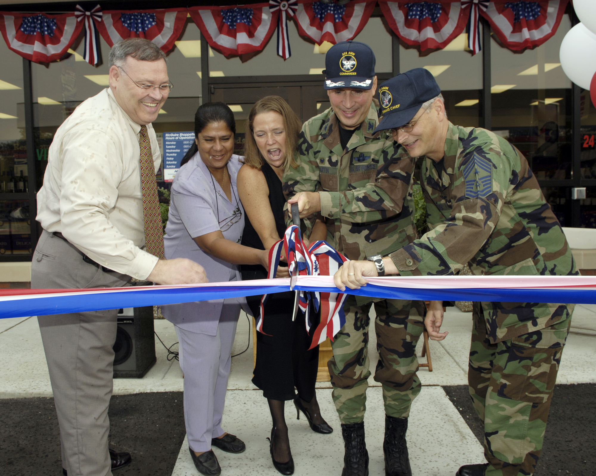 New shoppette opens > Joint Base McGuire-Dix-Lakehurst > News