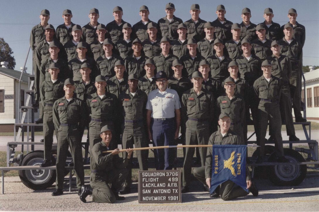 3706 Flt 499 Nov 1981