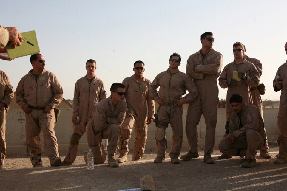 Marines take to skies to hunt insurgents > United States Marine Corps ...