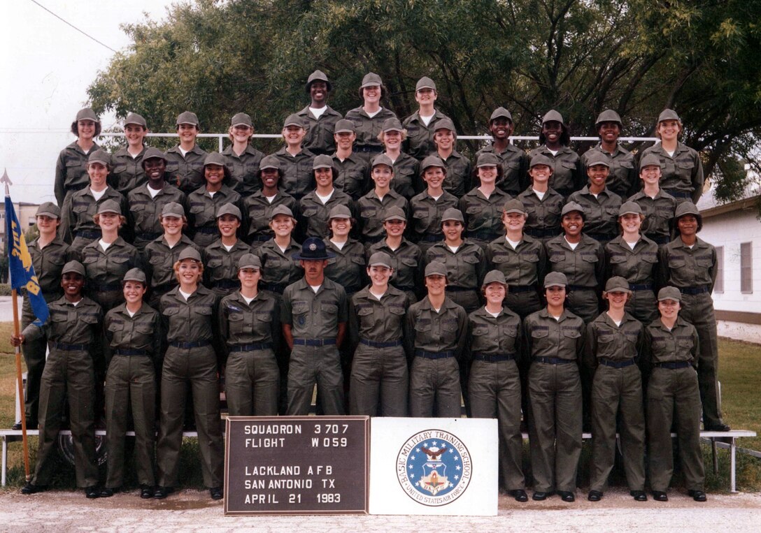 3703 Flt W059 Apr 1983