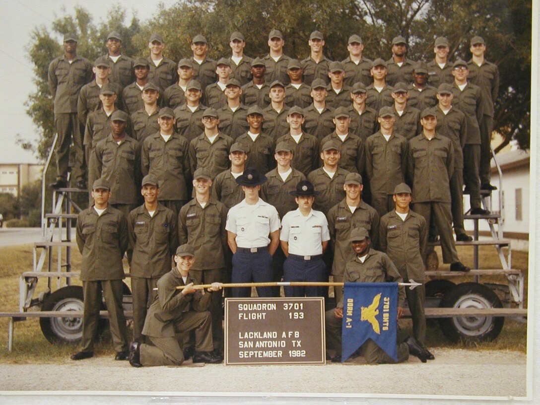 3701 Flt 193 Oct 1982