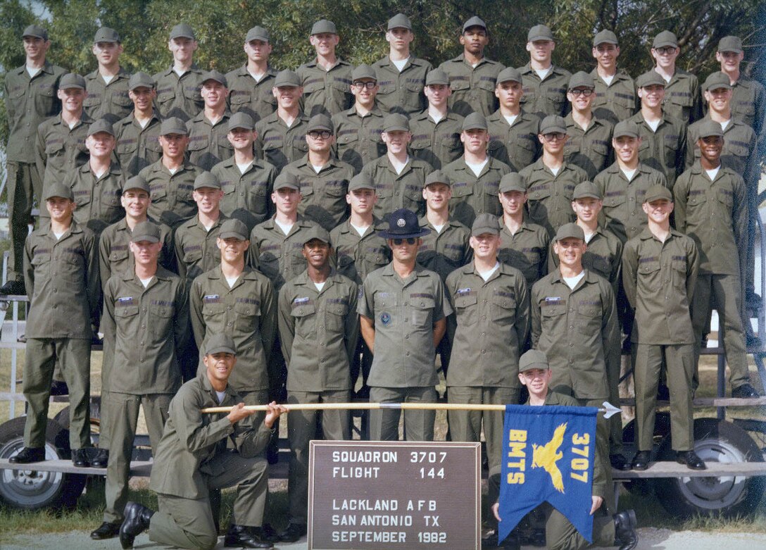 3707 Flt 144 Sep 1982