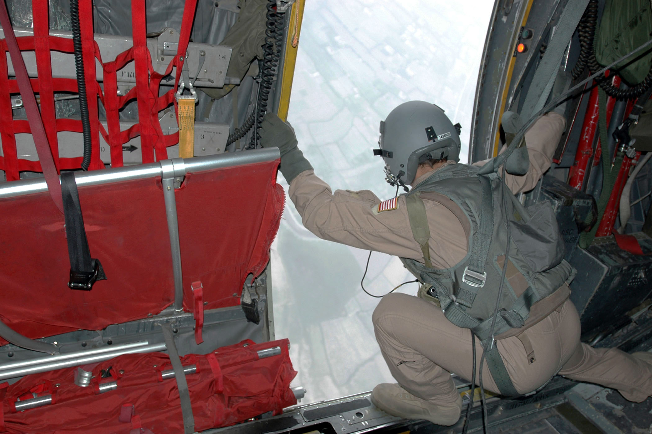 Airmen prep battlefield dropping 120,000 leaflets > Air Force > Article ...