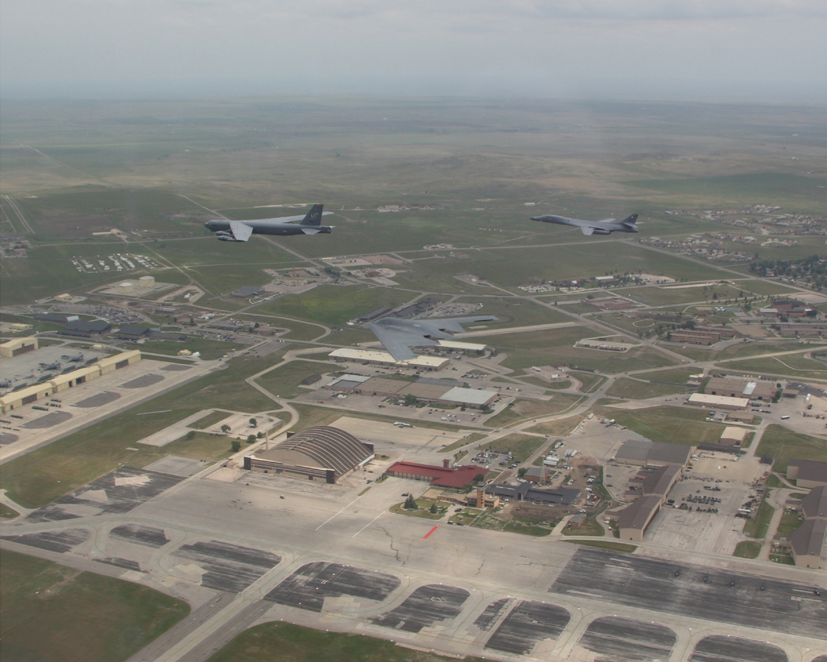 Bombers unite in historical flight > Ellsworth Air Force Base > Article ...