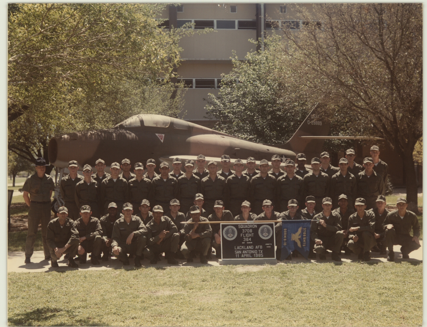 3708 Flt 364 Apr 1985