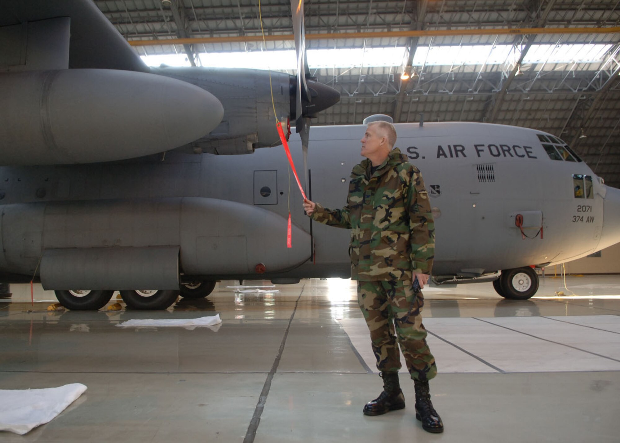 MXG commander prepares to hand over reigns > Yokota Air Base > Article ...