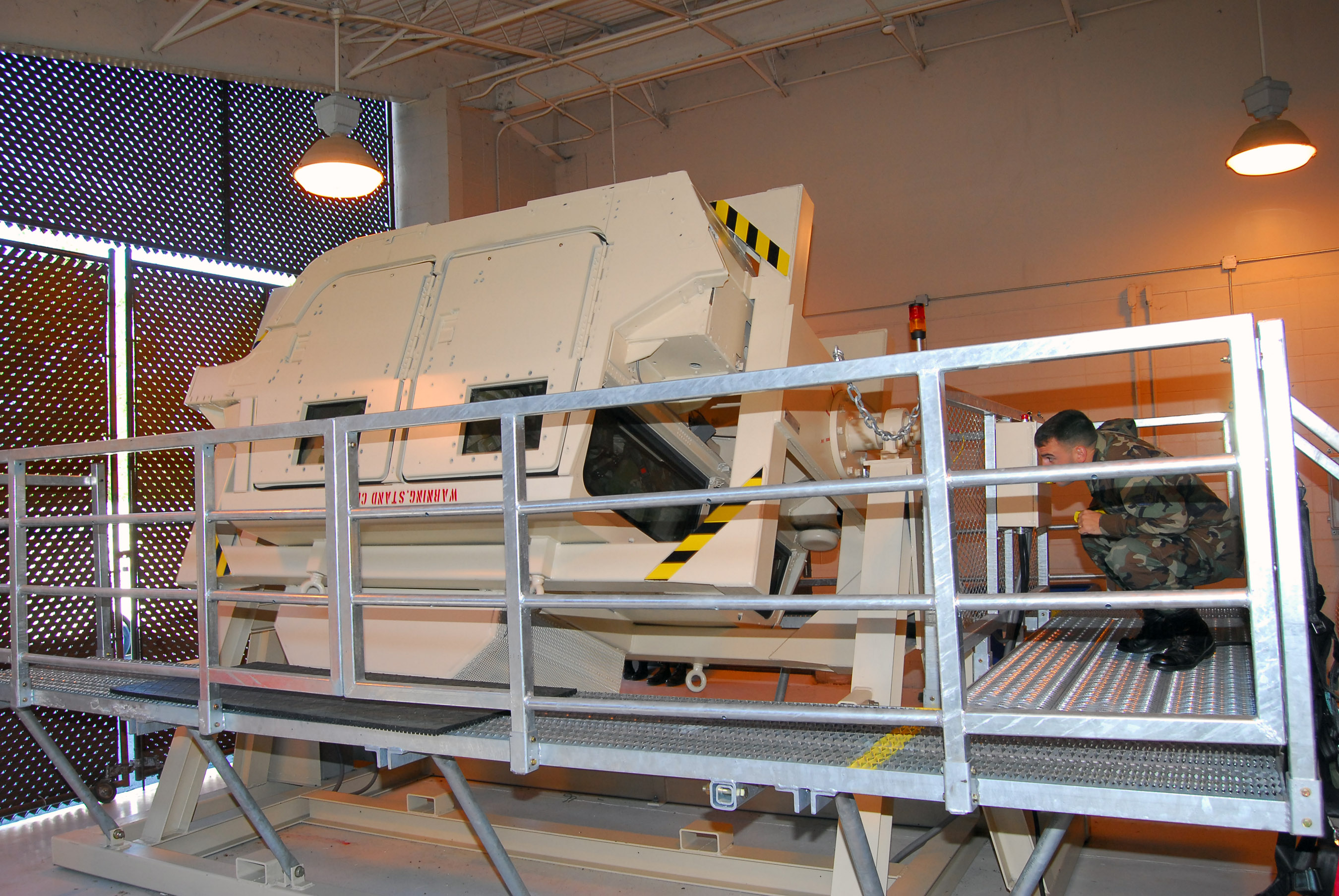 Rollover trainer turns up the HEAT on safety > Air Force > Article Display