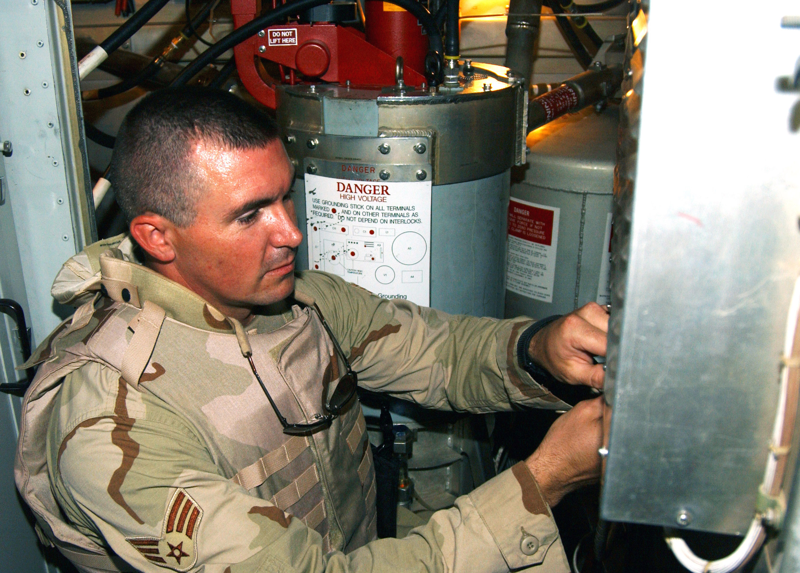 Maintainers keep Balad radar running 'round the clock > Air Force ...