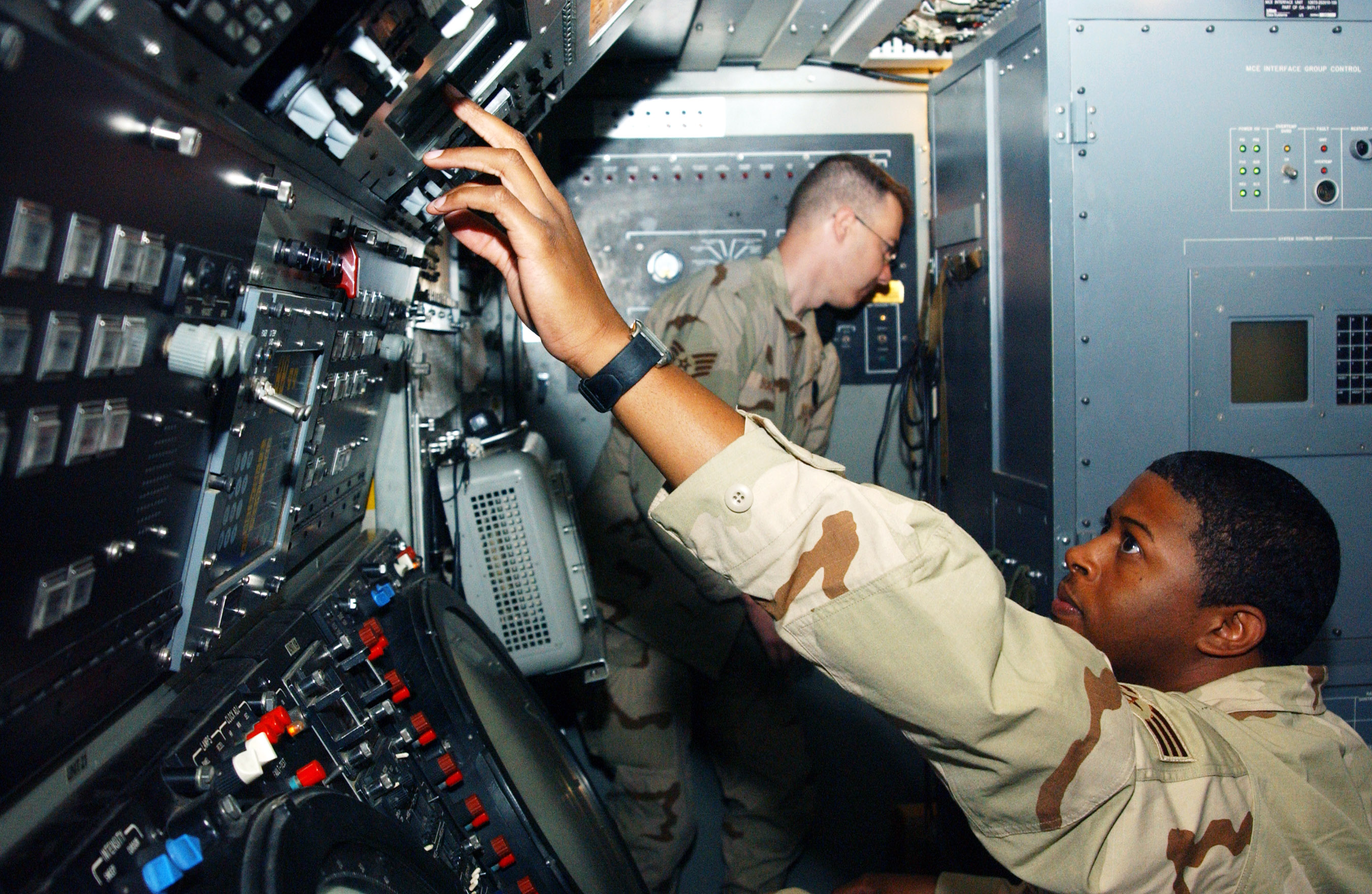 Maintainers keep Balad radar running 'round the clock > Air Force > Display