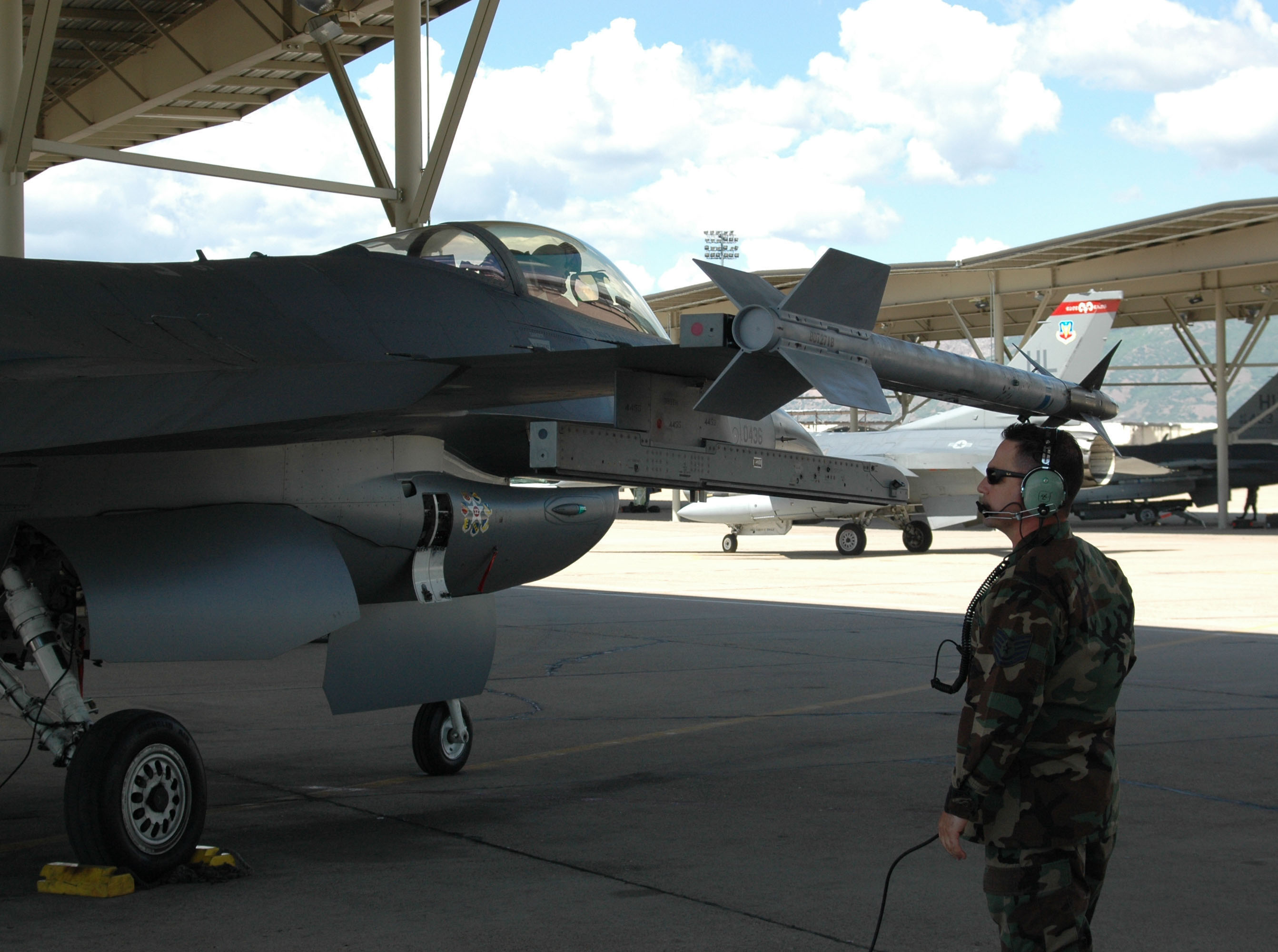 Reserve pilots, maintainers join active duty on Hill flightline > Air ...