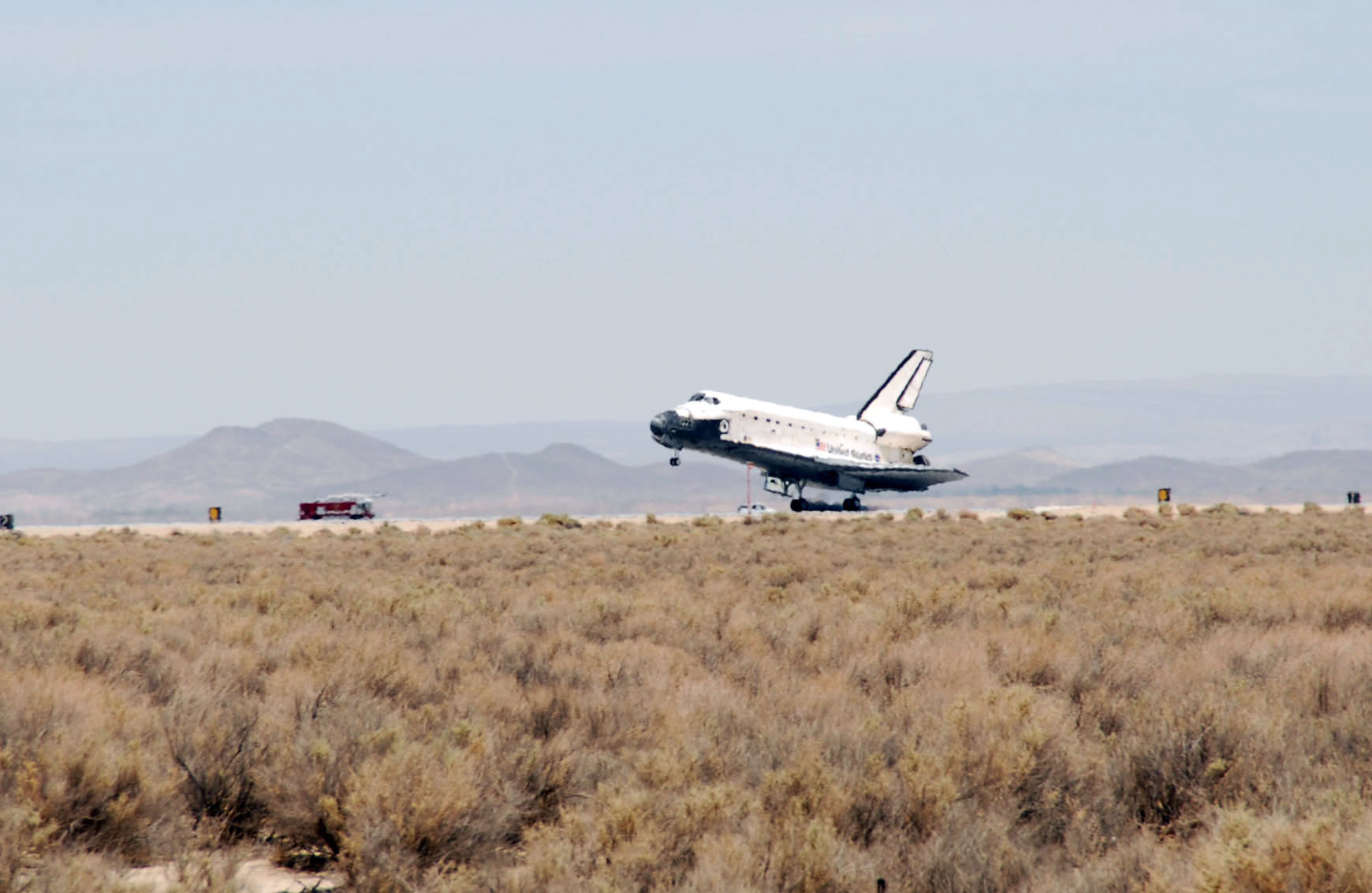 Space Shuttle Atlantis arrives at Edwards > Edwards Air Force Base ...