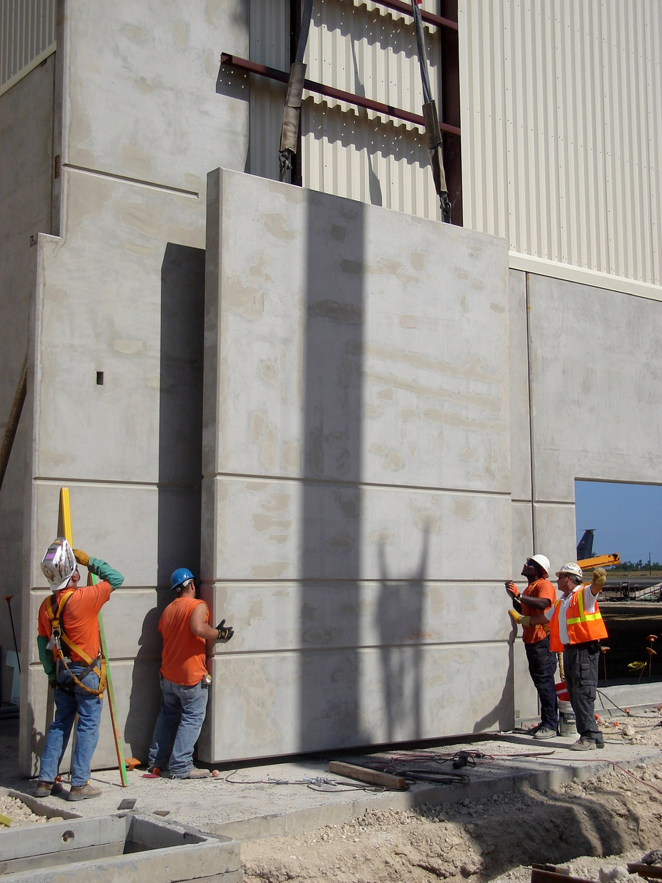 AFCEE builds new C-17 hangar at Hickam > Air Force > Article Display
